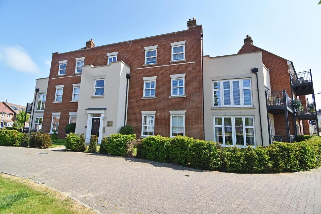 Avocet Way, Finberry, Ashford 2 bed apartment - £250,000
