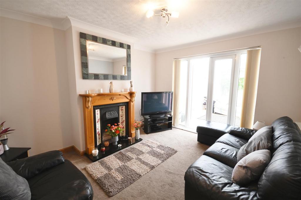Braemar Road Leamington Spa 3 Bed Semi Detached House £410 000