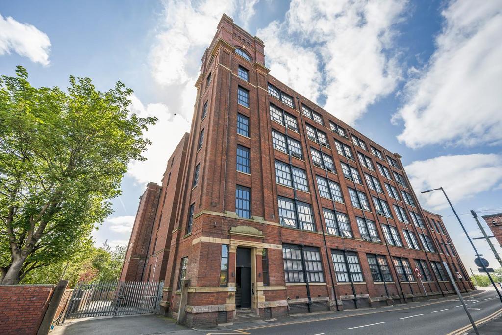 Mather Lane, Leigh 2 bed apartment - £170,000