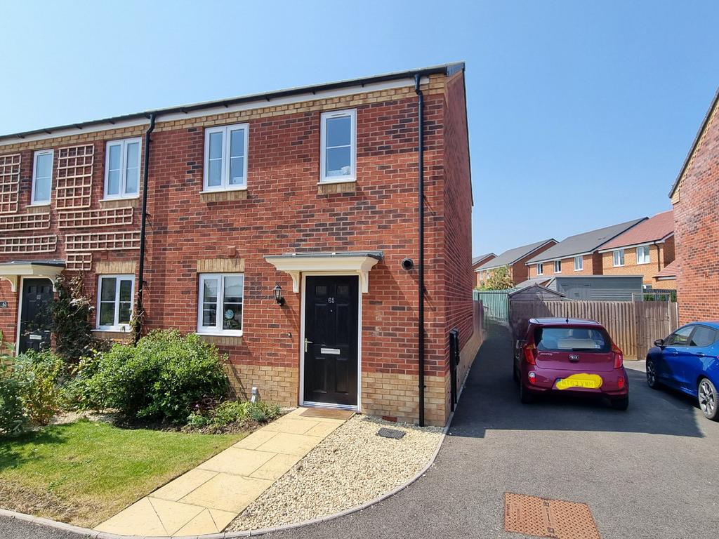 Spitfire Road, Southam, CV47 2 bed semi-detached house - £270,000
