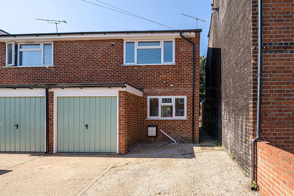 West Reading, Berkshire, RG30 2 bed semi-detached house for sale - £340,000
