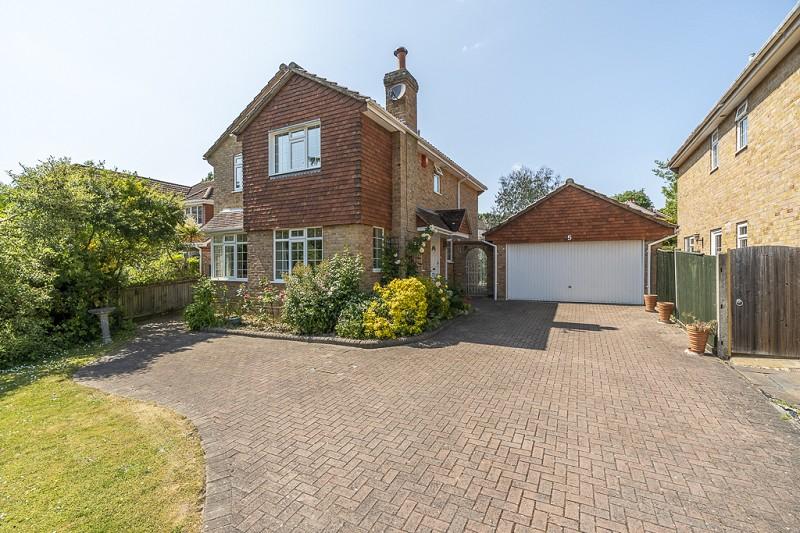 Redcroft Lane Bursledon Southampton Hampshire So31 8gs 4 Bed