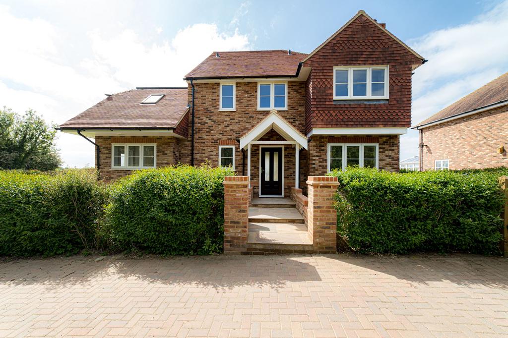 Hamstreet, Ashford, TN26 4 bed detached house - £750,000