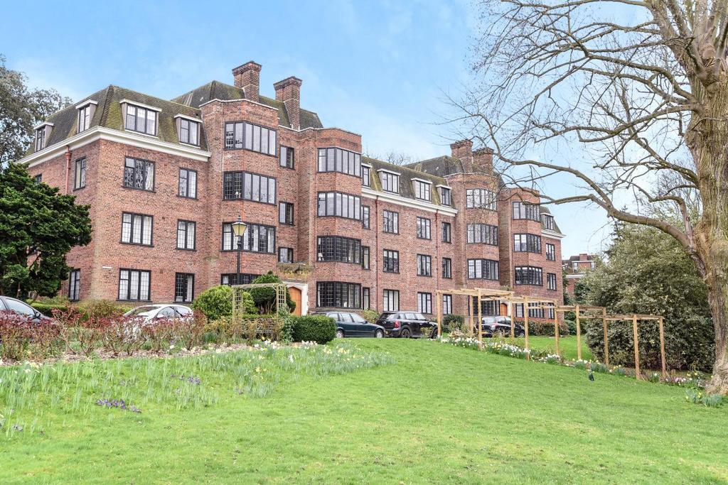 Manor Fields, Putney 3 bed flat - £755,000