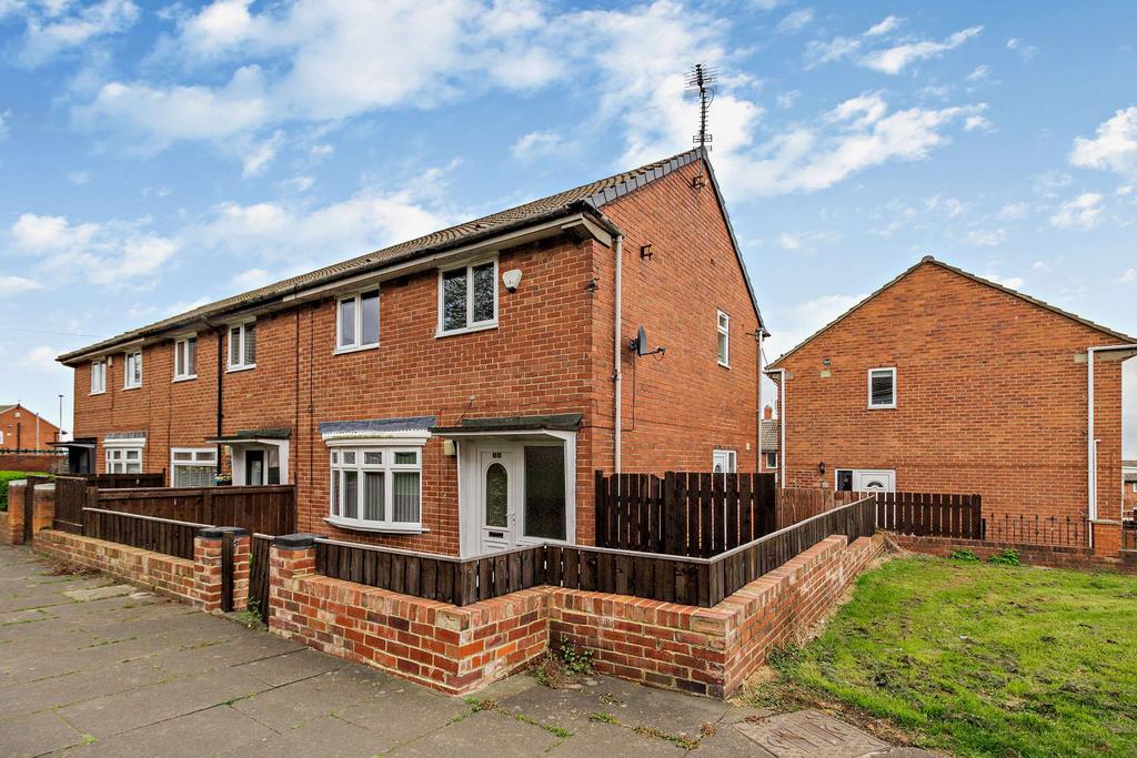 Gateshead NE10 2 bed semi-detached house - £100,000