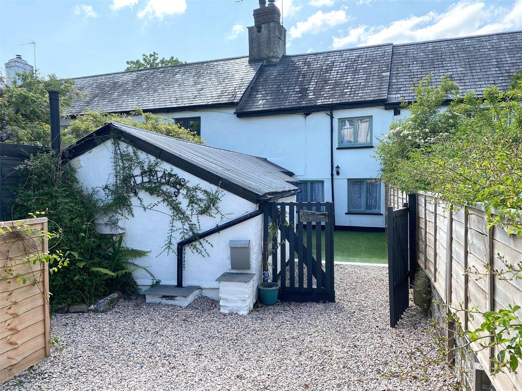 Clawton, Holsworthy, Devon, EX22 2 bed terraced house for sale - £130,000