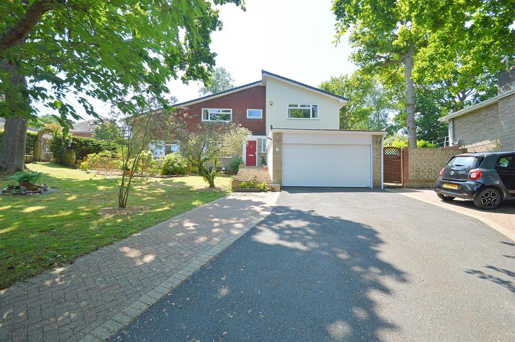 LARGE FAMILY HOME * ALVERSTONE GARDEN... 4 bed detached house - £550,000