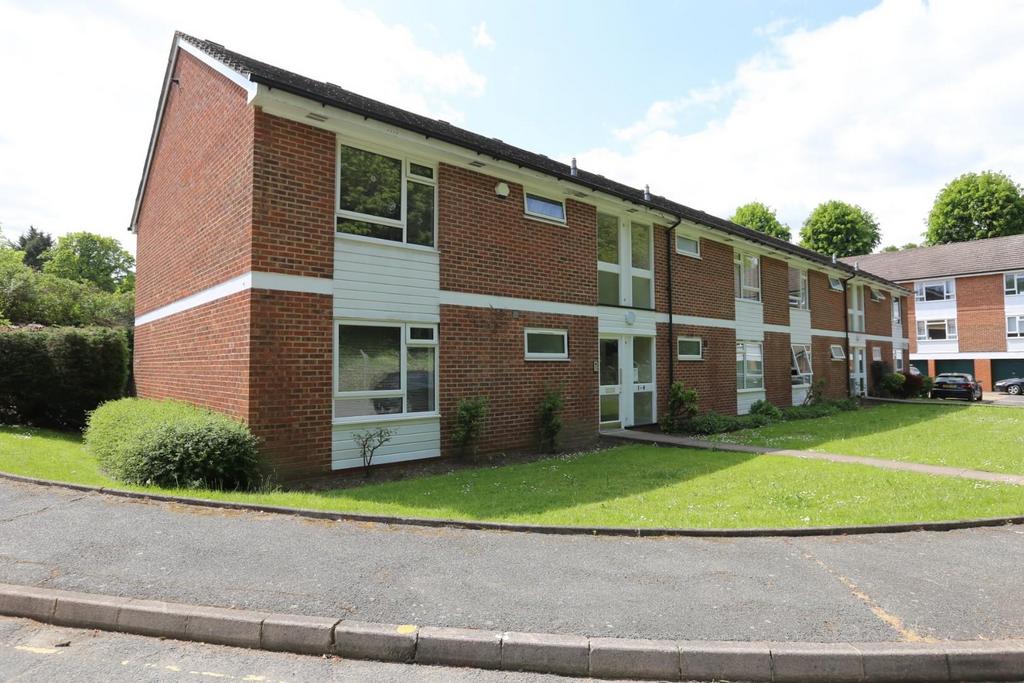 Faro Close, Bromley, BR1 2RR 1 bed flat - £1,250 pcm (£288 pw)