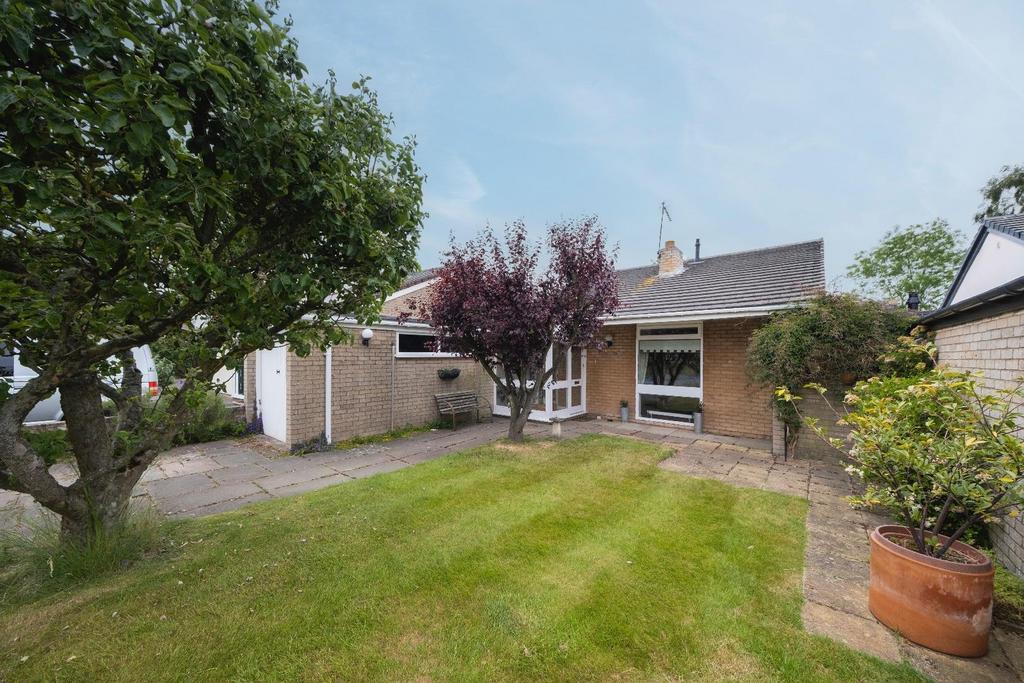 Crossfields, Tarvin 3 bed semi-detached bungalow - £285,000