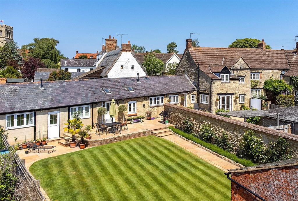 Church Road, Sherington 4 bed house for sale - £850,000