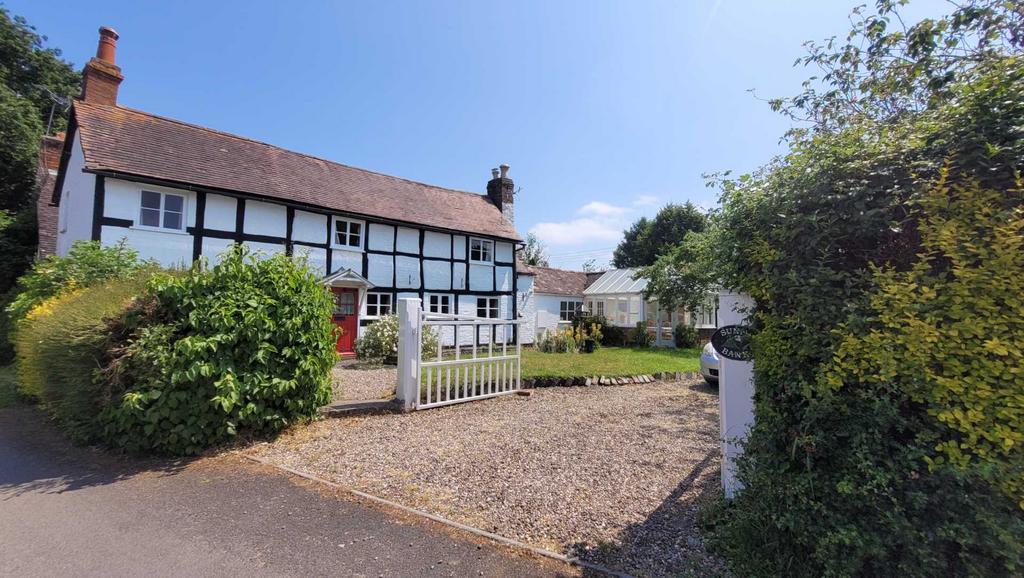 Uckinghall, Tewkesbury, Gloucestershire 3 bed detached house - £375,000