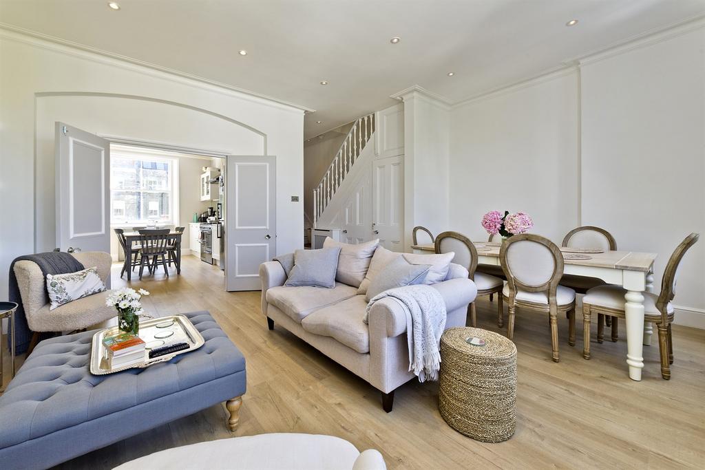 Stratford Road, London, W8 2 bed flat - £13,000 pcm (£3,000 pw)
