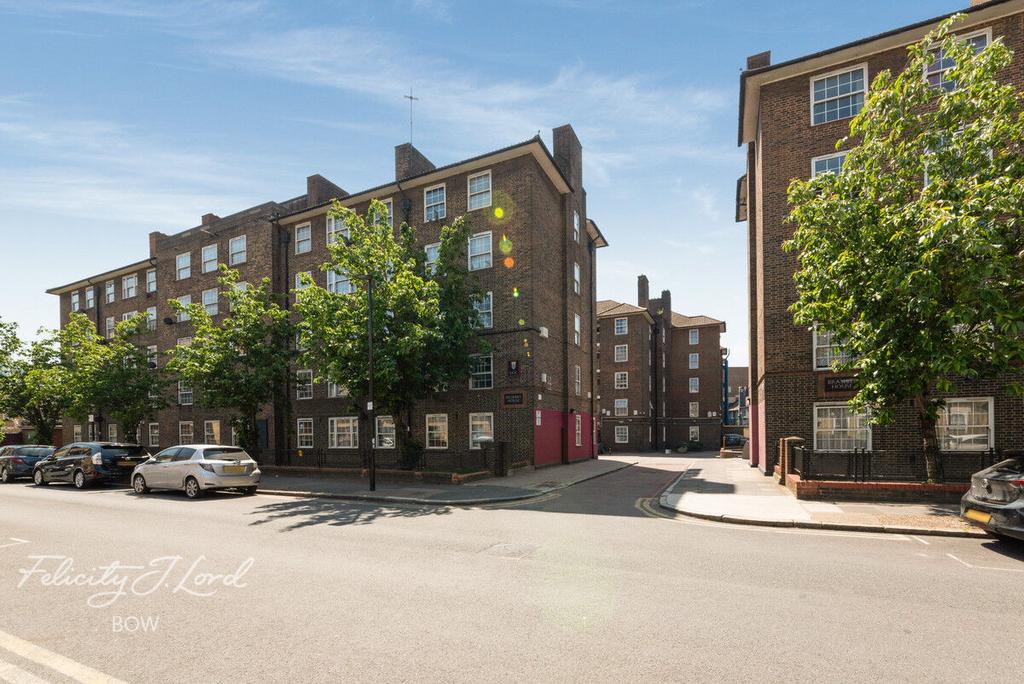 Devons Road, London 2 bed flat for sale - £270,000