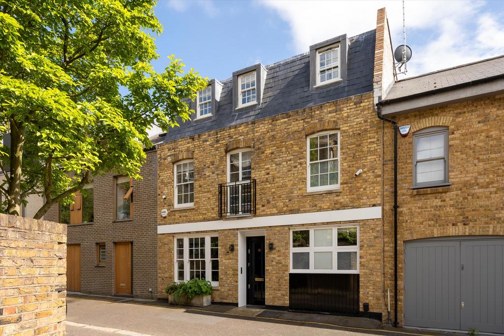 Boyne Terrace Mews, London, W11 4 bed terraced house - £6,750,000