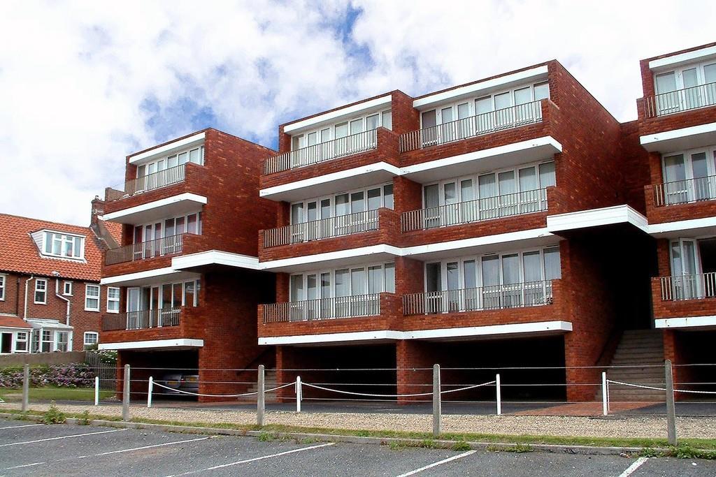 Cliff Road, Sheringham 2 bed apartment - £270,000