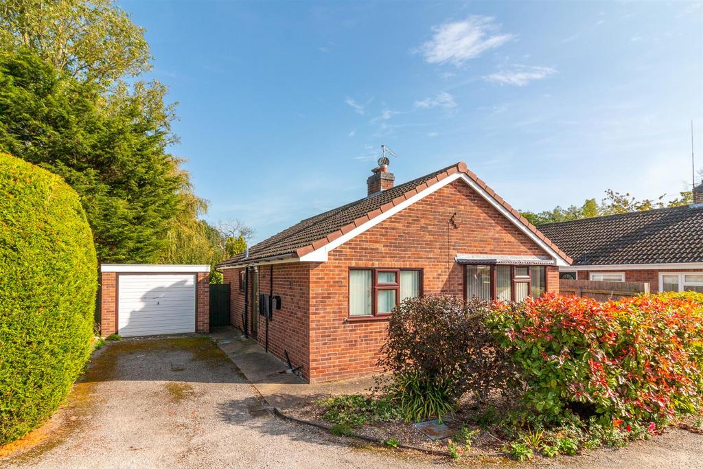 Gainsborough Close, Kinoulton, Nottingham 2 bed detached bungalow for ...