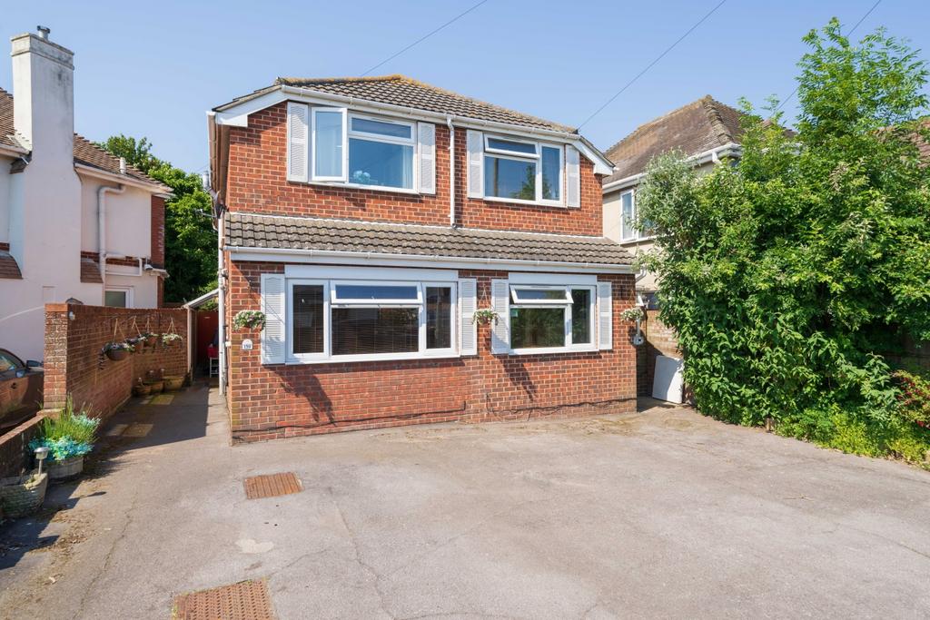 Portsmouth Road, Lee-on-the-Solent, PO13 5 bed detached house - £500,000