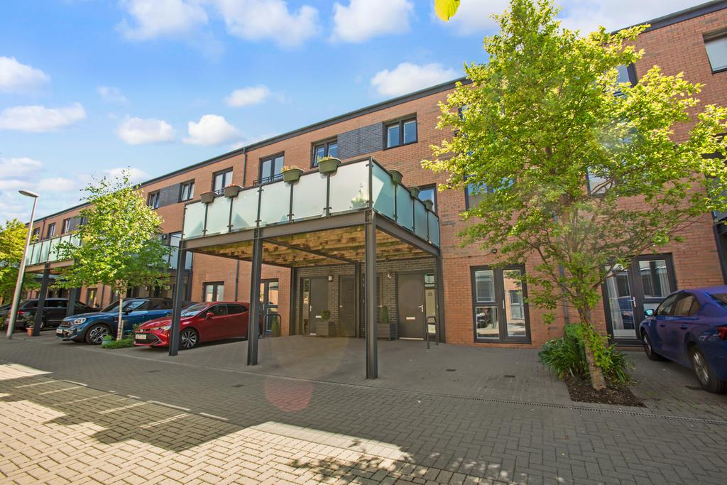 25 Stevedore Place, Edinburgh, EH6 7BF 5 bed townhouse - £525,000