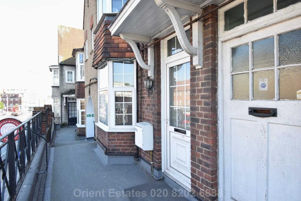 Parade Mansions, Hendon Central 2 bed flat for sale - £300,000