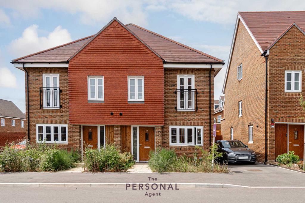 Beatrice Square, Tadworth 3 bed semi-detached house - £2,300 pcm (£531 pw)