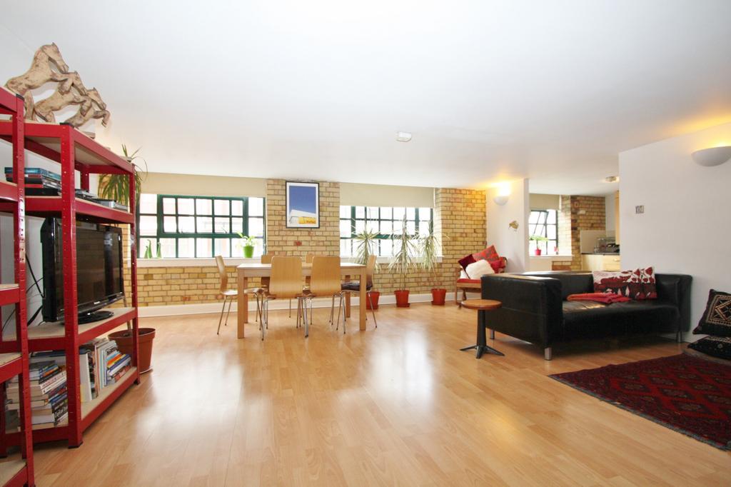 61 Wapping Wall, London, E1W 2 bed apartment - £2,708 pcm (£625 pw)