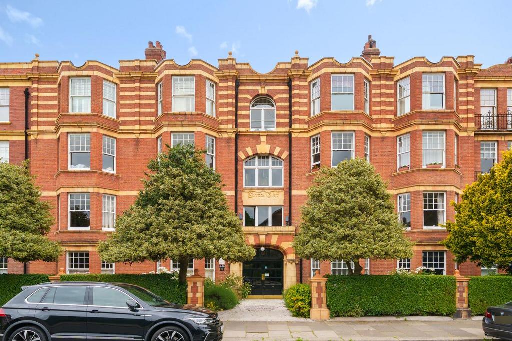 Fauconberg Road, Chiswick 3 bed flat for sale - £800,000