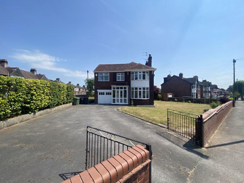 Moss Road, Winnington, CW8 4BH 3 bed detached house - £379,950