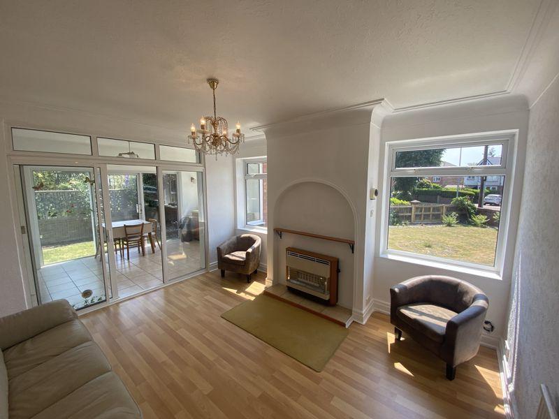 Moss Road, Winnington, CW8 4BH 3 bed detached house - £379,950
