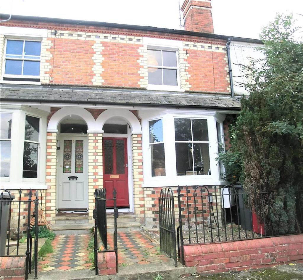 Cardigan Gardens, Reading, RG1 5QP 3 bed terraced house - £1,450 pcm (£ ...
