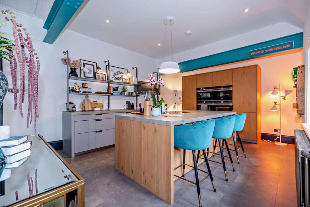 Carlton Dene, Brunswick Drive... 3 bed apartment - £695,000