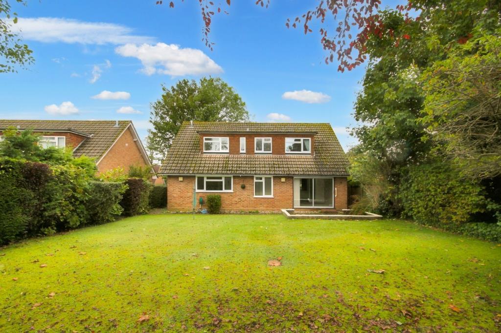 GROVESIDE CLOSE, GREAT BOOKHAM, KT23 4 bed detached house - £820,000