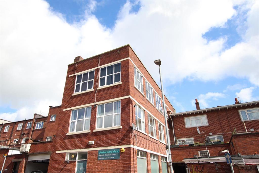South Street, Exeter 2 bed property - £950 pcm (£219 pw)