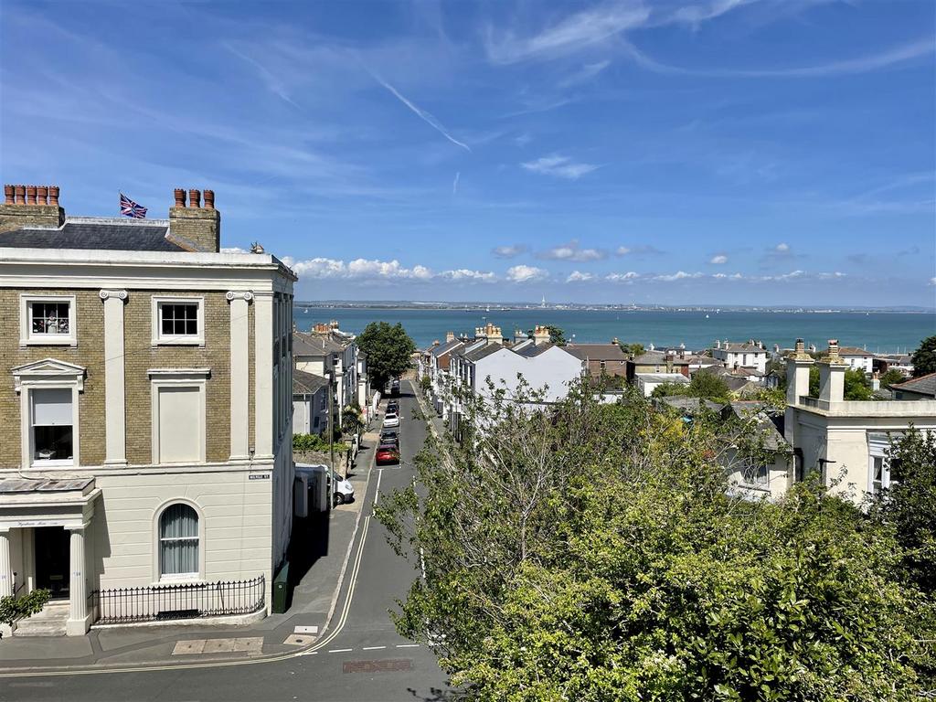 Ryde, Isle Of Wight 1 bed apartment - £750 pcm (£173 pw)