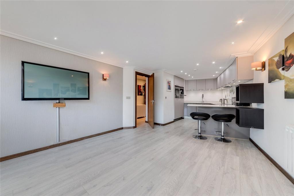 Frances Wharf, London 2 bed flat - £2,500 pcm (£577 pw)
