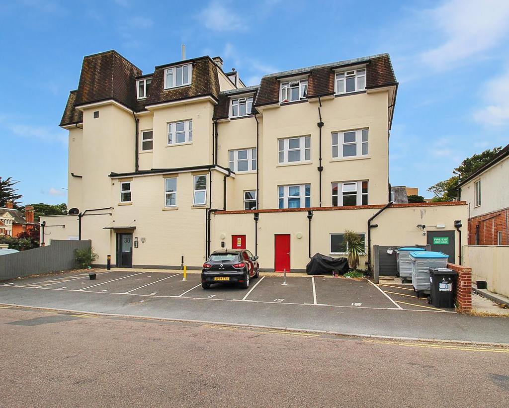 Christchurch Road, Bournemouth BH1 1 bed flat - £115,000