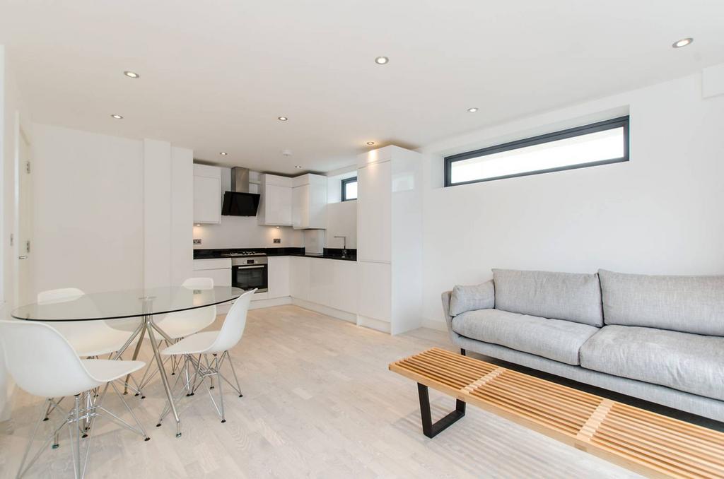 Wandsworth Road, Nine Elms, London, SW8 2 bed flat for sale - £450,000