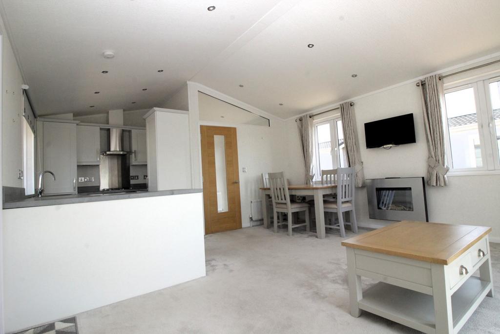 Castleton Park, St Athan, CF62 2 bed park home for sale - £159,995