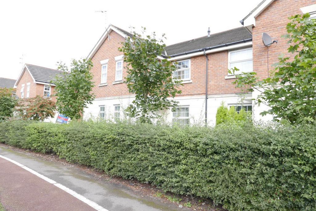 27 Robin Close, Brough. HU15 1RY 2 bed terraced house - £575 pcm (£133 pw)
