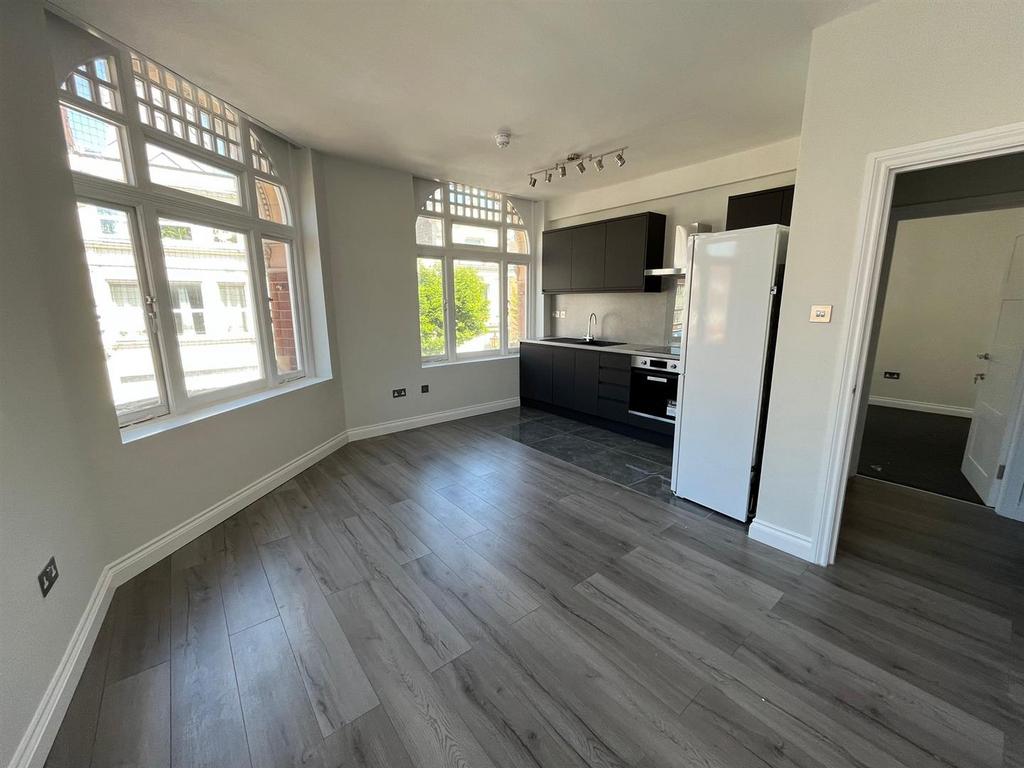 Market Place, Nuneaton 1 bed flat - £794 pcm (£183 pw)