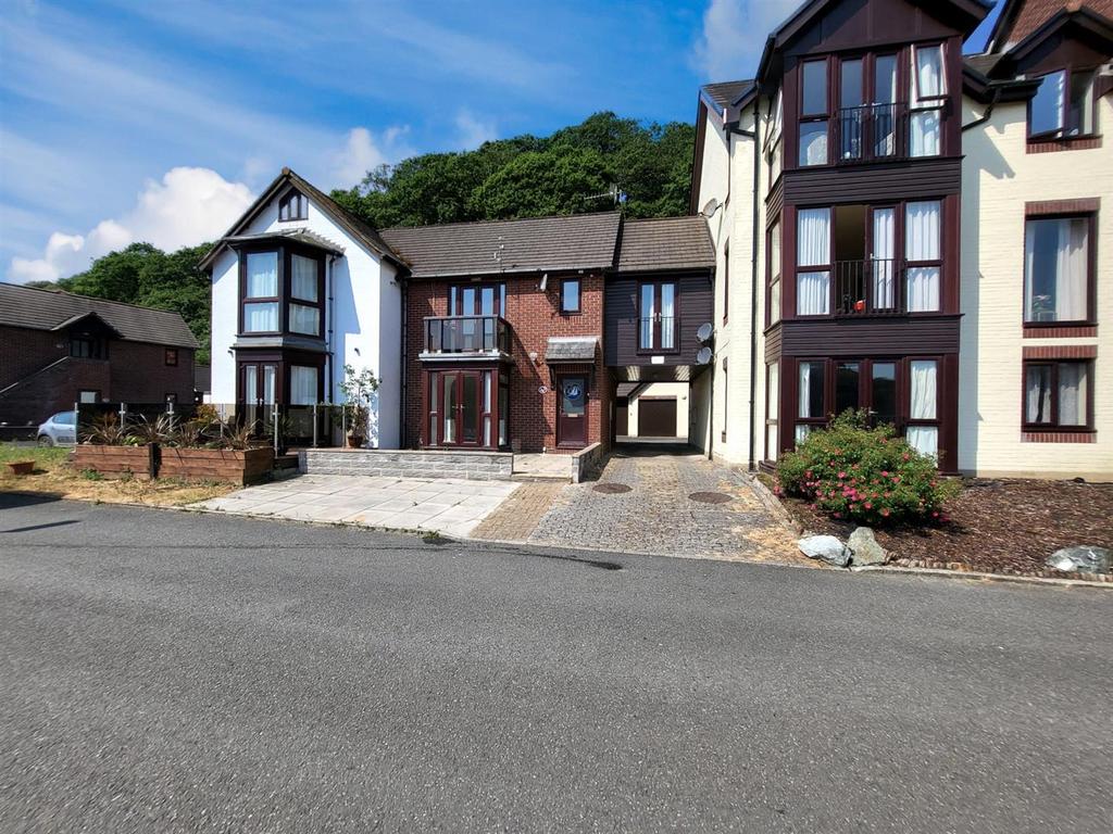 Gaddarn Reach, Neyland 2 bed terraced house - £180,000