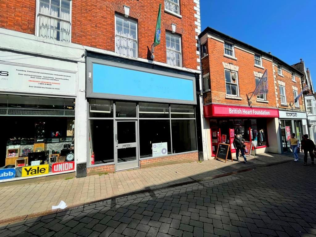 Bridge Street Evesham Shop - £750 pcm (£173 pw)