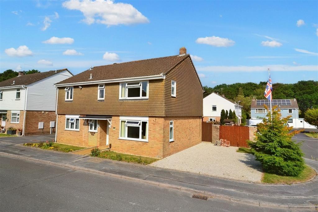 Broadstone 4 bed detached house - £595,000