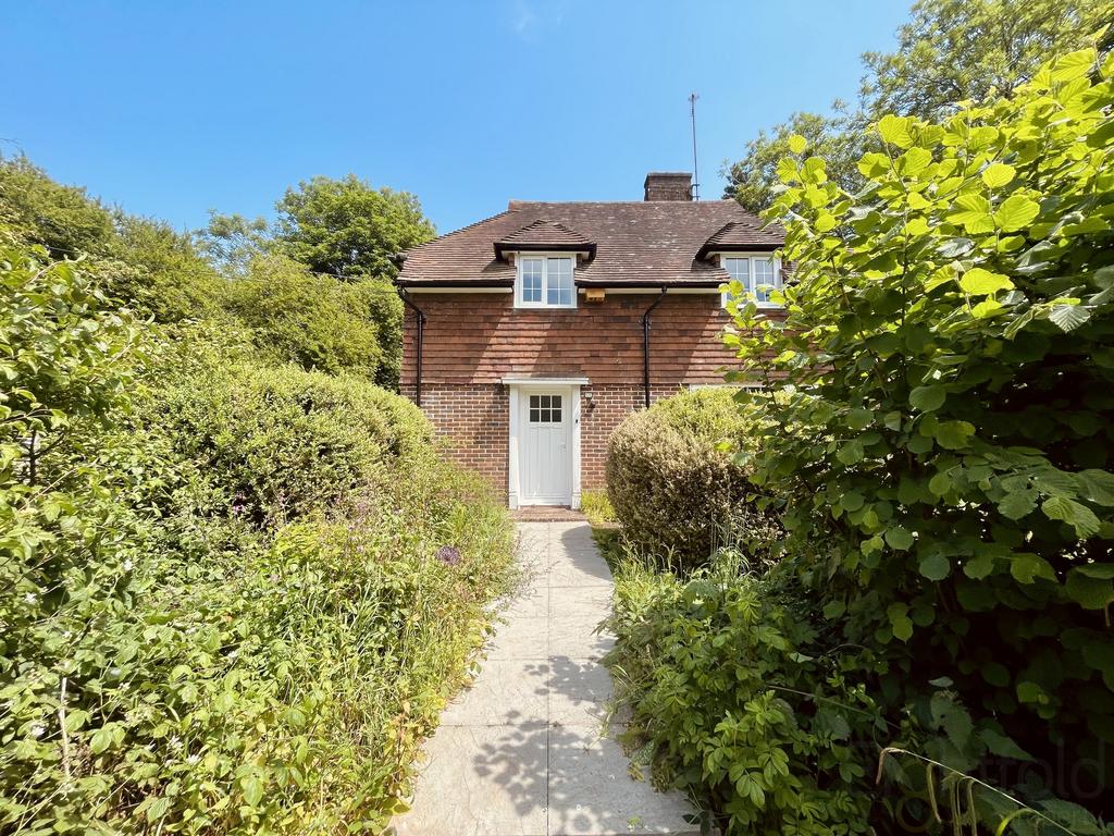Lewes Road, Ditchling 4 bed cottage - £2,500 pcm (£577 pw)