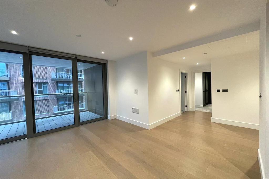 Chartwell House, Palmer Road, SW11 2 bed apartment - £3,500 pcm (£808 pw)