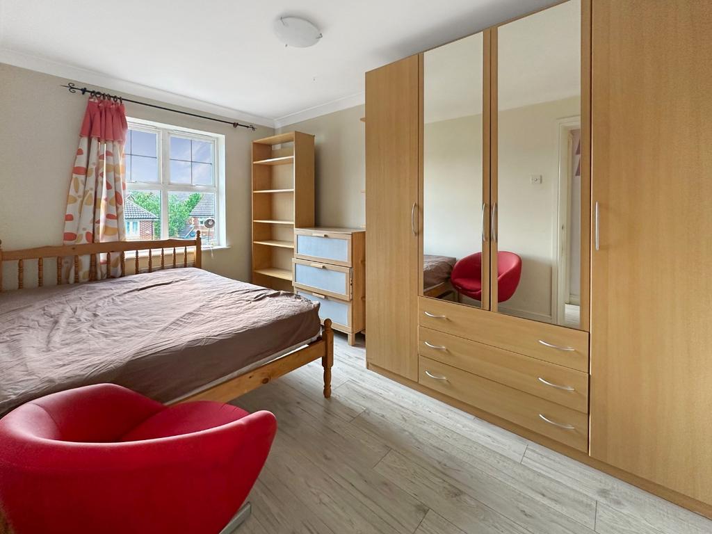 Delisle Road, London, Greater London... 1 bed townhouse - £750 pcm (£ ...