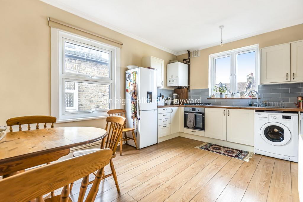 Fountain Road London SW17 1 bed flat - £1,500 pcm (£346 pw)
