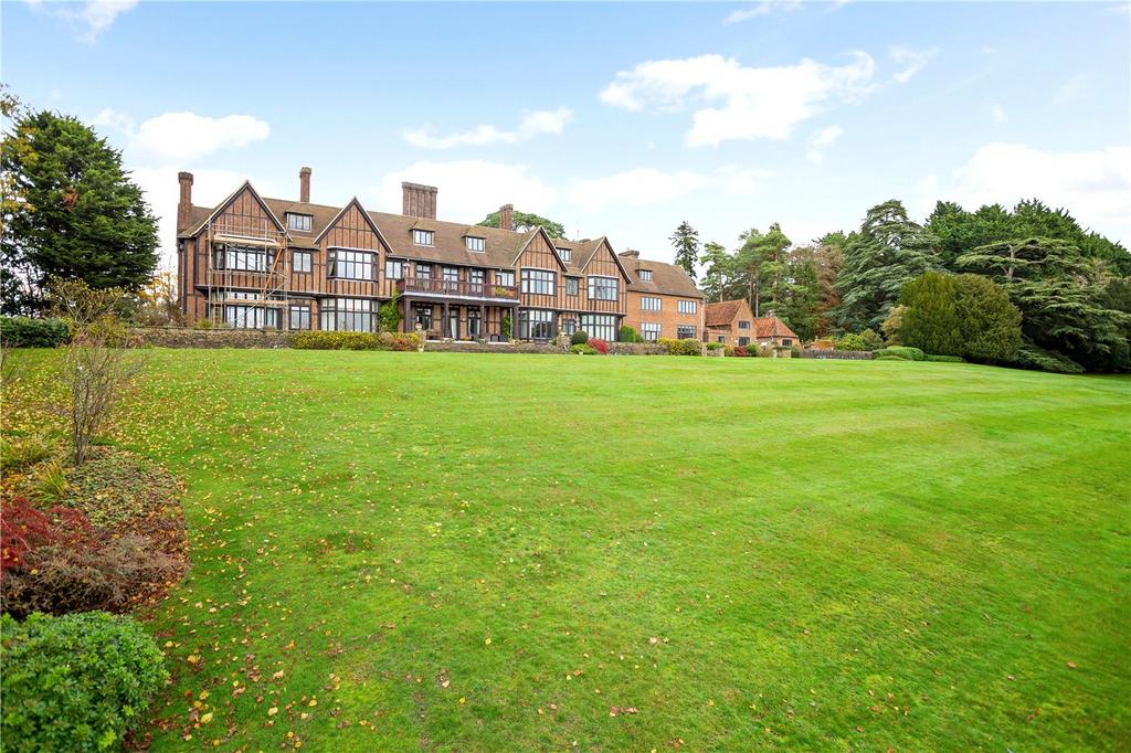Yattendon Court, Yattendon, Thatcham, RG18 3 bed apartment for sale - £ ...