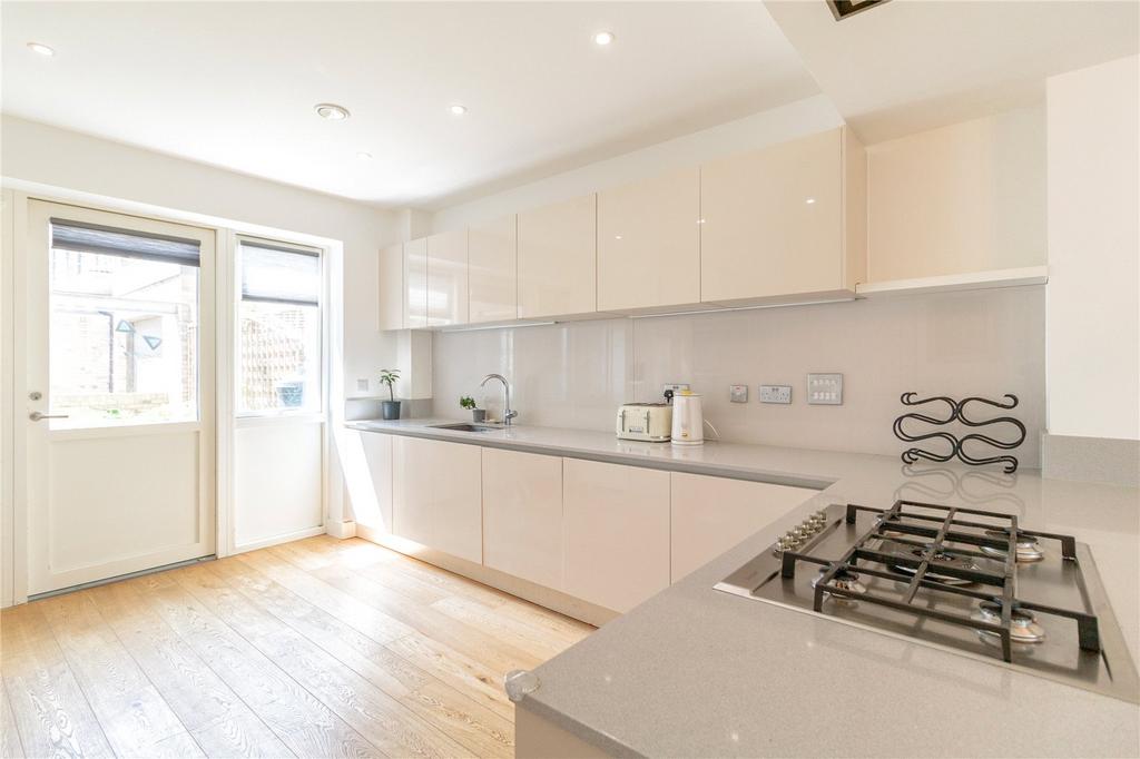 Clay Farm Drive, Trumpington, Cambridge, Cambridgeshire 3 bed townhouse ...