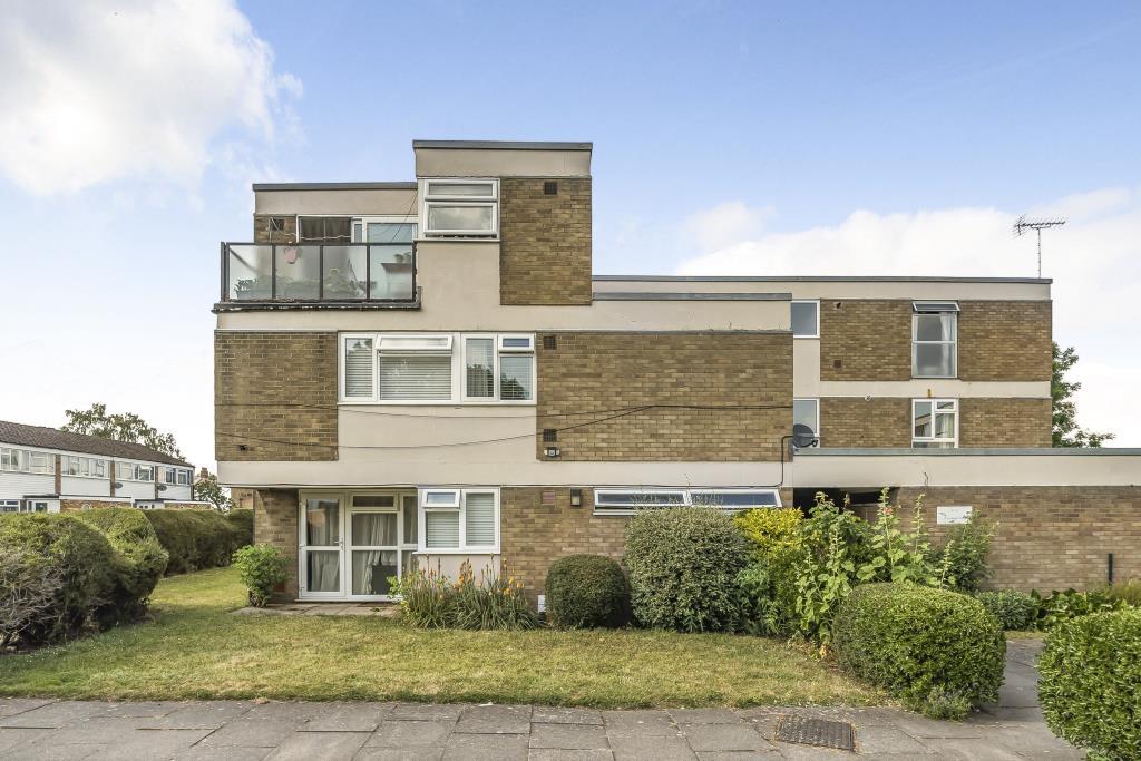 Lower Sunbury, Surrey, TW16 1 bed flat - £250,000