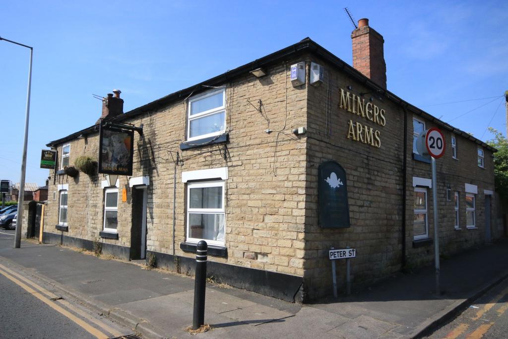 City Road, Kitt Green, Wigan, WN5 0BG Property for sale - £250,000